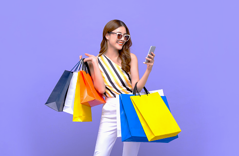 Tren FOMO dan YOLO Pengaruhi Sifat Boros Anak Muda - Laman 2 dari 2 ...