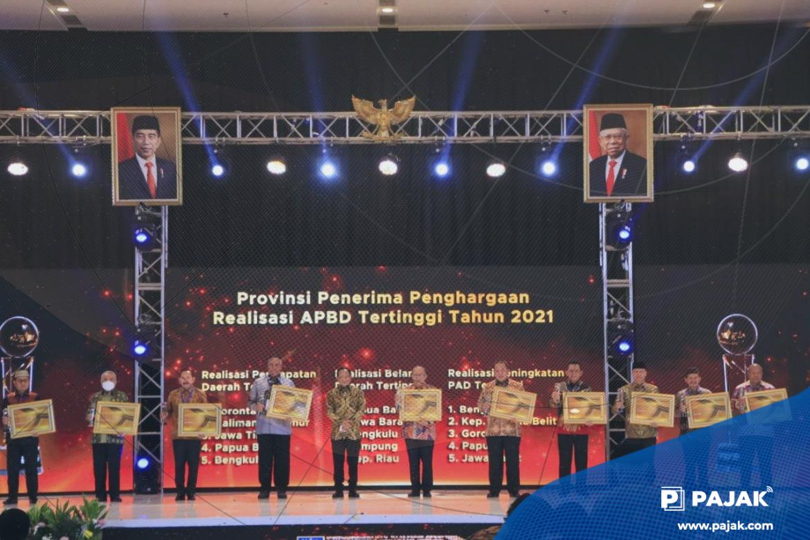 Kemendagri Beri Penghargaan Realisasi APBD Tertinggi - PAJAK.COM