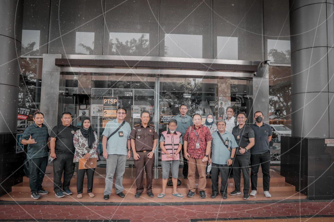 DJP Jaksel I Serahkan Tersangka Faktur Pajak Fiktif - PAJAK.COM DJP Jaksel I Serahkan Tersangka Faktur Pajak Fiktif - PAJAK.COM