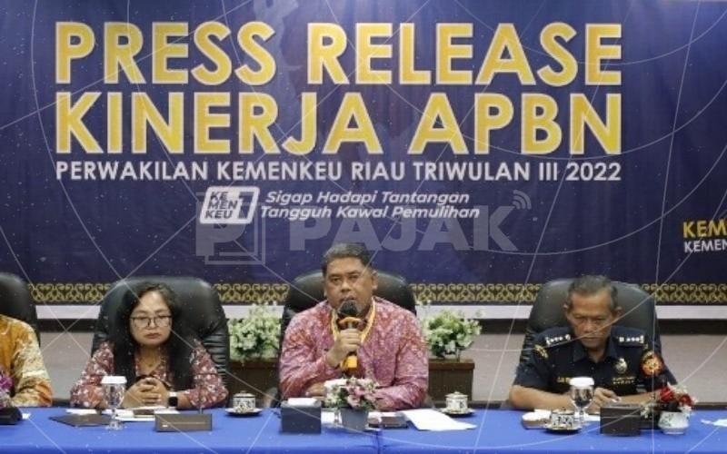 Penerimaan Pajak Kanwil DJP Riau Capai 97,6 Persen - PAJAK.COM Penerimaan Pajak Kanwil DJP Riau Capai 97,6 Persen - PAJAK.COM