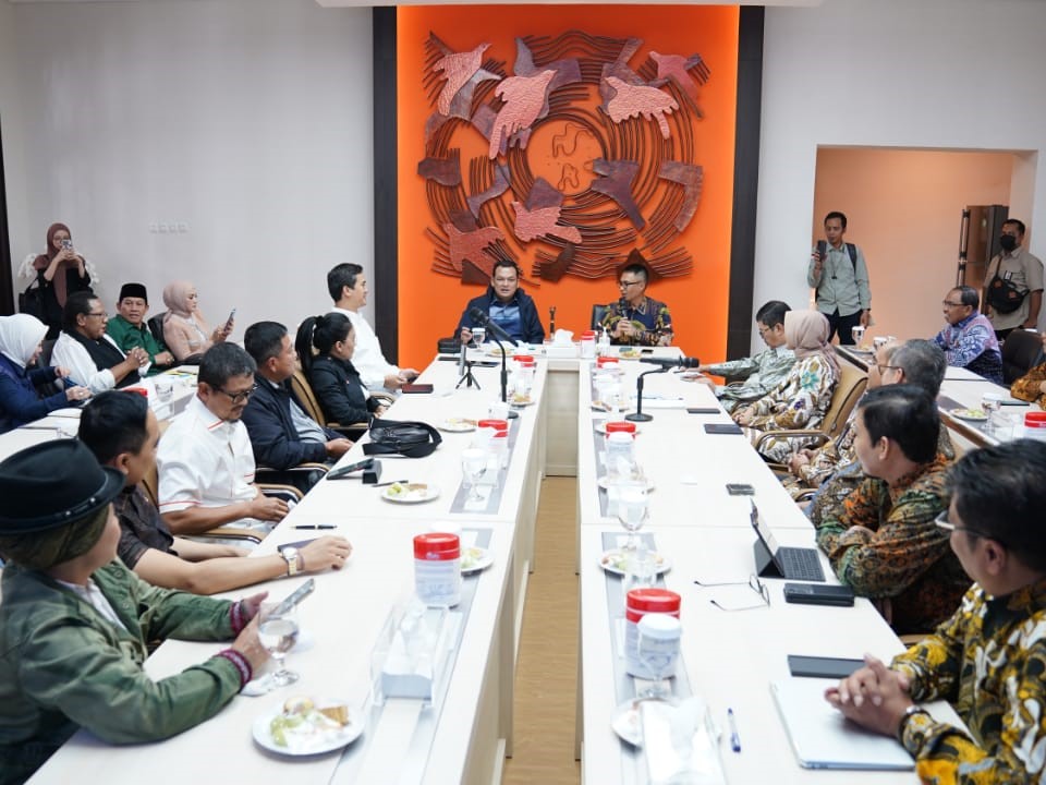 Pos Indonesia Dipercaya Pimpin BUMN Logistik - PAJAK.COM Pos Indonesia Dipercaya Pimpin BUMN Logistik - PAJAK.COM