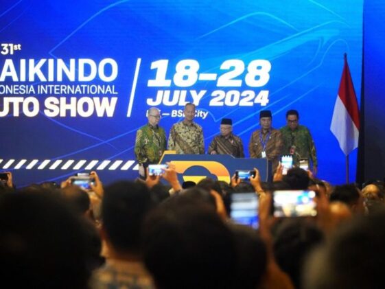 Mengenal Puskodal, Jantung Pengawasan Laut Bea Cukai - PAJAK.COM