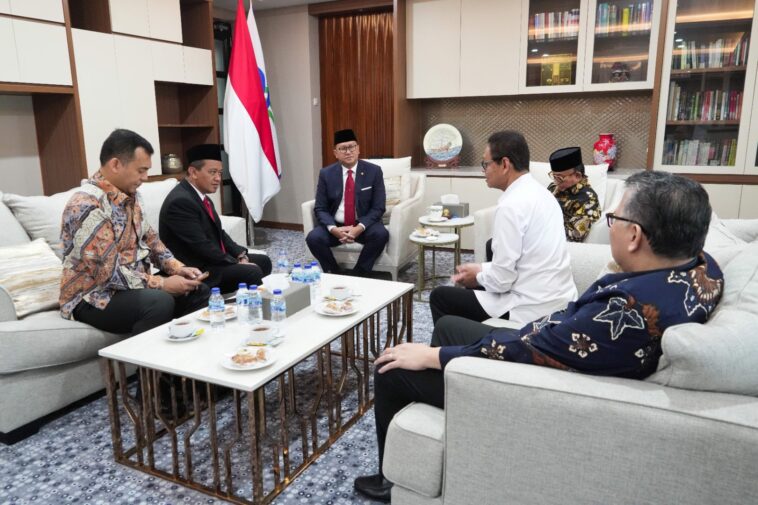 Resmi Menjabat Sebagai Menves, Rosan Perkuat “Team Work” untuk Capai ...