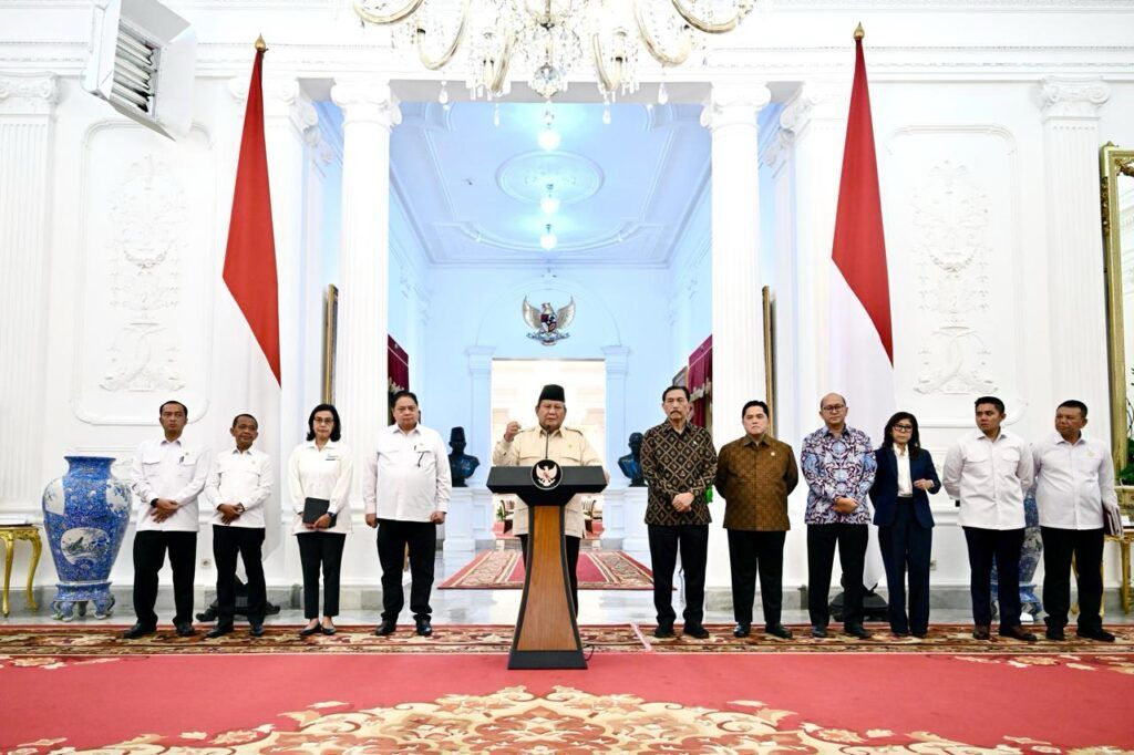 Prabowo Resmi Teken PP 8/2025, Eksportir Wajib Simpan DHE SDA 100 Persen di Dalam Negeri - PAJAK.COM