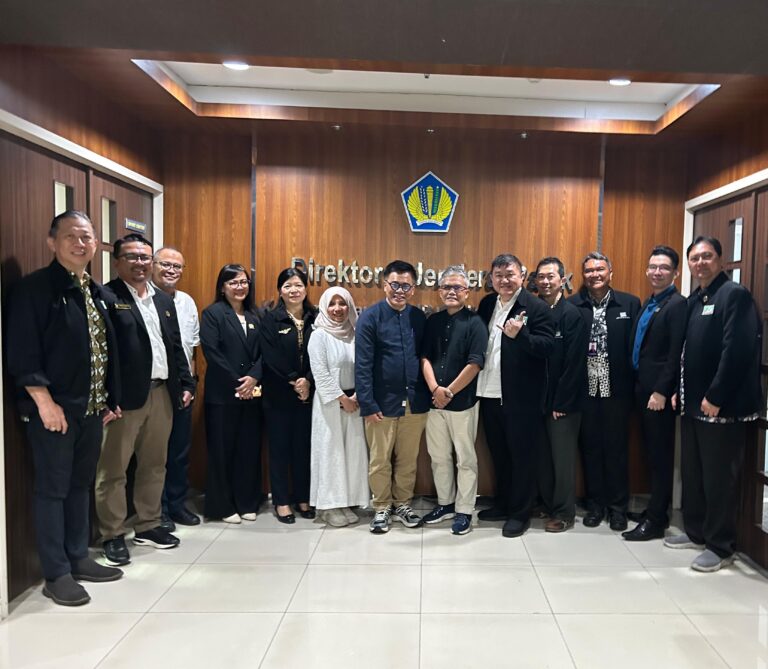 Kanwil LTO dan IKPI Tingkatkan Kepatuhan Wajib Pajak Besar - PAJAK.COM