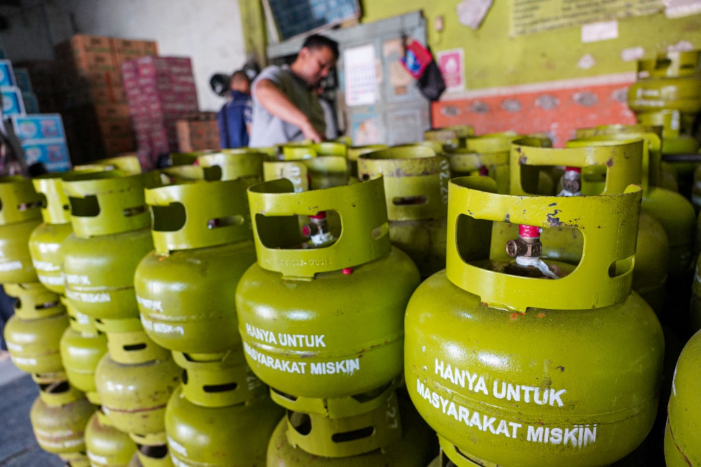 MK Putuskan Biaya Transportasi Gas LPG 3 Kg Bukan Objek Pajak, Gugurkan ...
