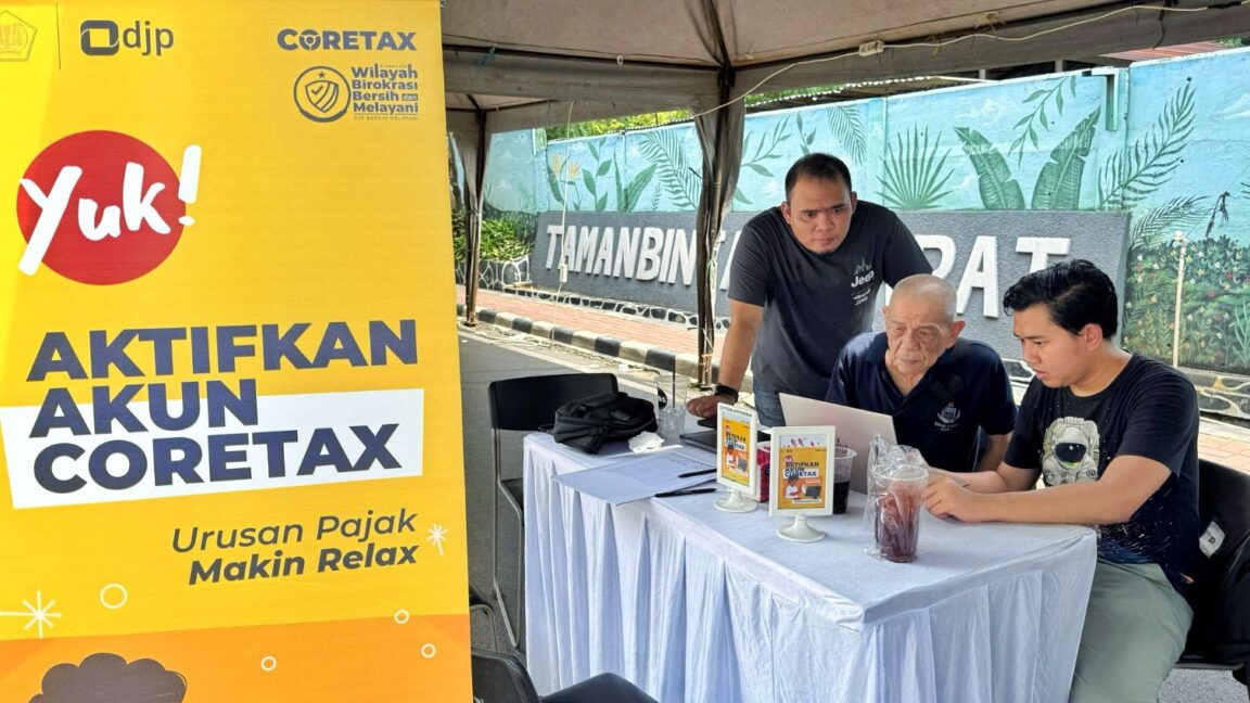 DJP Jaksel II Permudah Warga Aktivasi Akun Coretax di Pesta Rakyat Bintaro - PAJAK.COM